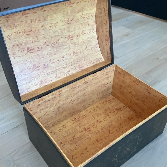Bob's Boxes | Accents | Bobs Boxes Antique Hinged Trunk Box | Poshmark